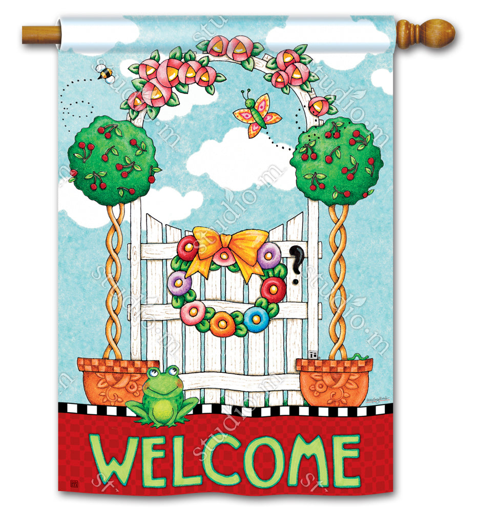 Topiary Gate Standard Flag – Pigeon Mountain Trading Company